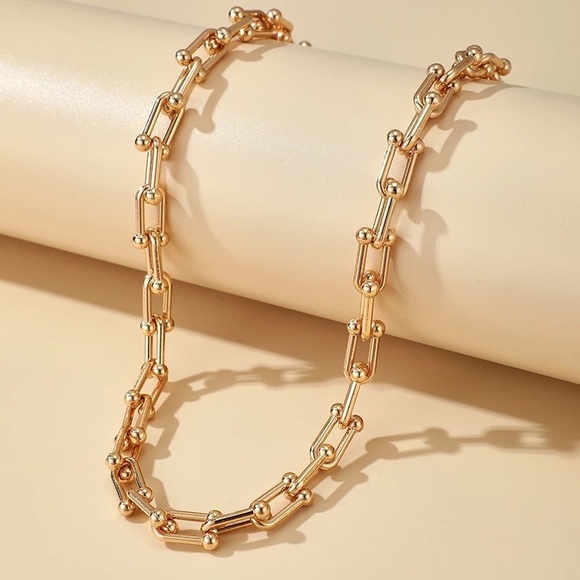 Zara | Jewelry | Zara Gold Horseshoe Link Chain Trend Yellow Gold ...